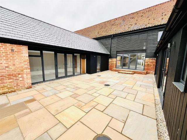 Framsden, Stowmarket 4 bed barn conversion to rent £2,750 pcm £635 pw