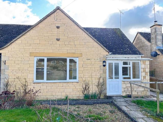 Frampton Drive, Willersey WR12 2 bed semi detached bungalow to rent £1,095 pcm £253 pw