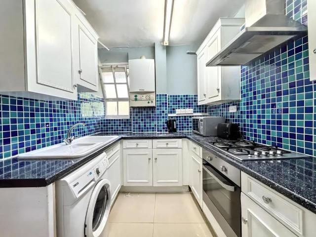 Frampton House 58 74 Frampton Street. 2 bed flat to rent £2,800 pcm £646 pw