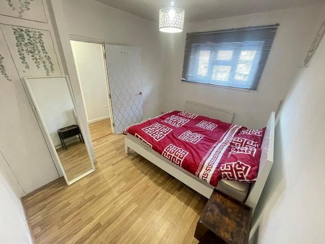 Frampton Park Road, Hackney E9, 3 bed flat to rent, £2,100 pcm | PrimeLocation