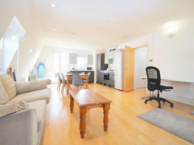 Frampton Street, Edgware Road NW8 8NA 3 bed flat to rent £4,200 pcm £969 pw