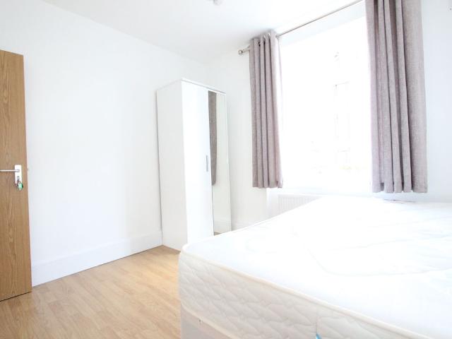 Frampton Street, London NW8, 4 bed flat to rent, £4,000 pcm | PrimeLocation