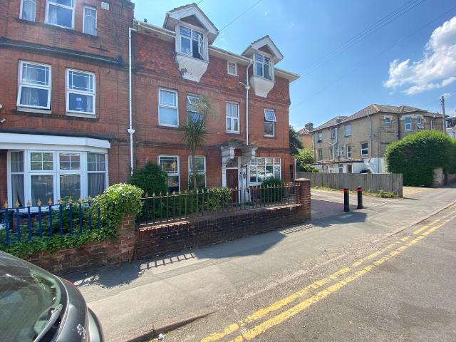 Frances Road, Bournemouth BH1, 1 bed flat to rent, £975 pcm | PrimeLocation