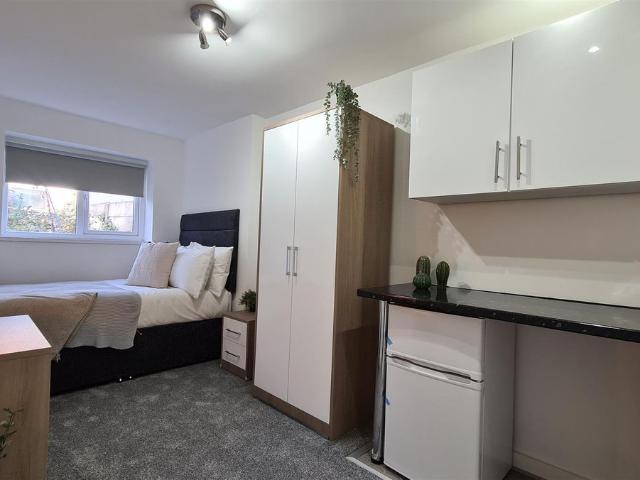 Frances Road, Erdington, Birmingham B23, Room to rent, £650 pcm | PrimeLocation