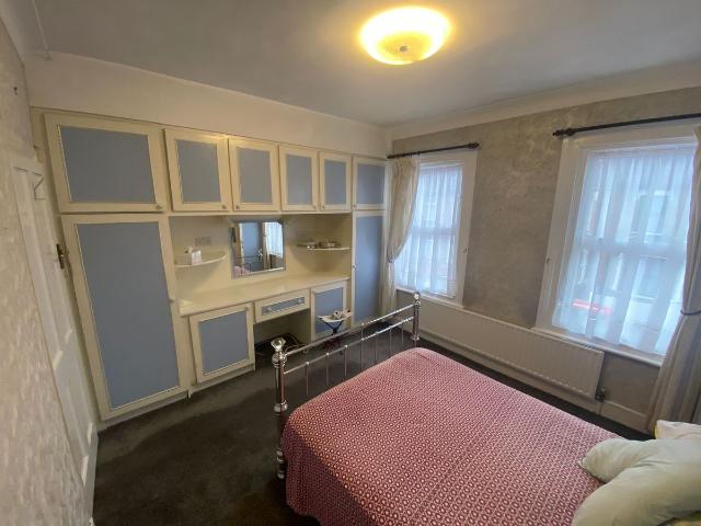 Francis Avenue, Ilford IG1, 2 bed shared accommodation to rent, £1,900 pcm | PrimeLocation