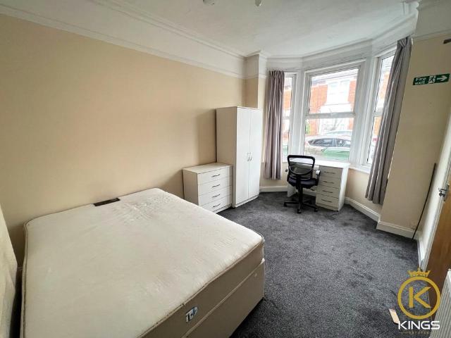 Francis Avenue, Southsea 5 bed terraced house to rent £1,875 pcm £433 pw