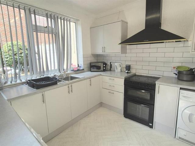 Francis Avenue, Southsea 5 bed terraced house to rent £2,375 pcm £548 pw