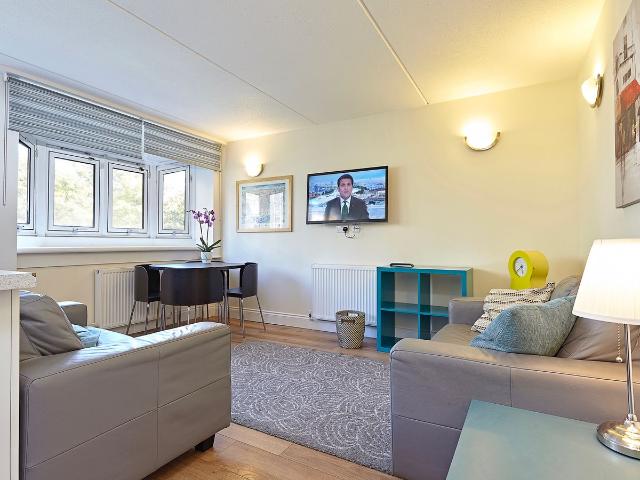 Francis Chichester Way, Battersea, London SW11, 4 bed flat to rent, £3,400 pcm | PrimeLocation