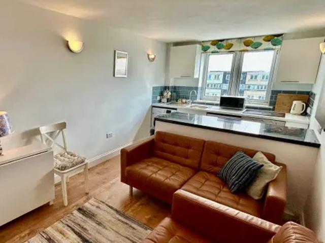 Francis Chichester Way, London, SW11 5JA, United Kingdom | 3 bed apartment for rent #165464266 | Rentberry