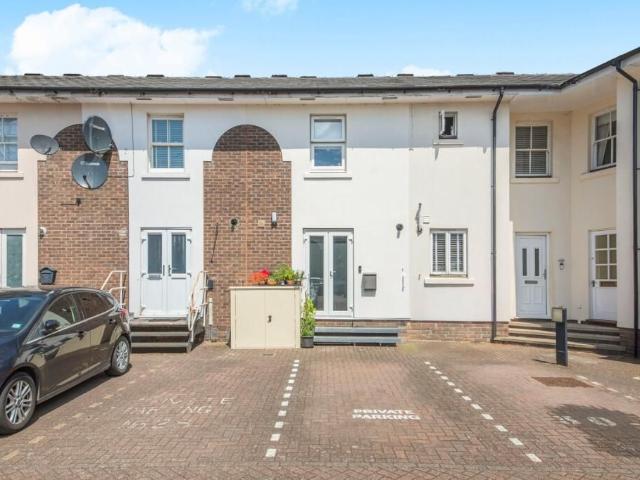 Francis Close, London E14, 3 bed terraced house to rent, £2,700 pcm | PrimeLocation