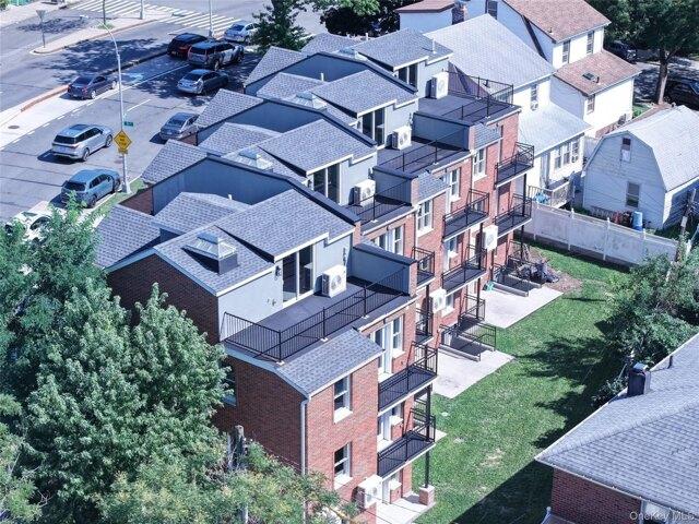 Francis Lewis Blvd, Bayside, Home For Sale