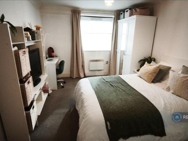 Francis Road, Birmingham, B16 2 bed flat to rent £1,000 pcm £231 pw