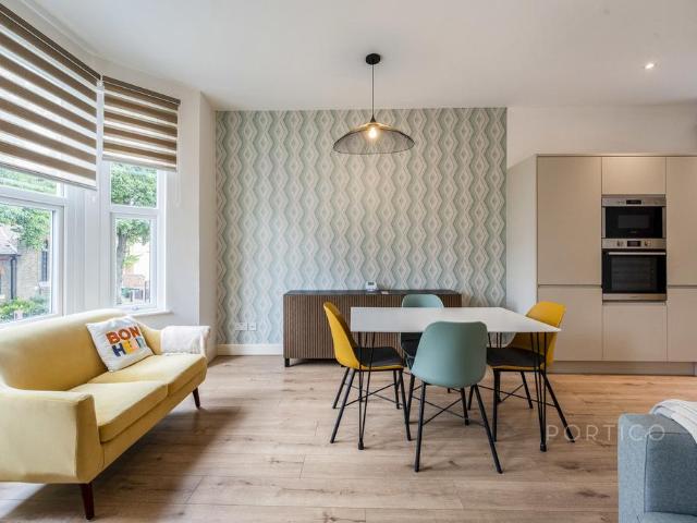 Francis Road, London, E10 1 bed flat to rent £1,700 pcm £392 pw
