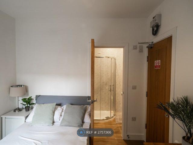 Francis Road, Watford WD18, Room to rent, £790 pcm | PrimeLocation