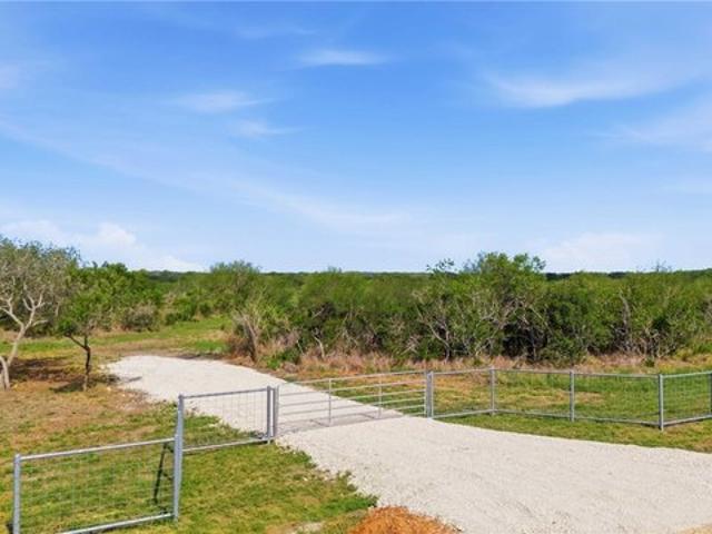 Franke Rd, Goliad, TX 77963