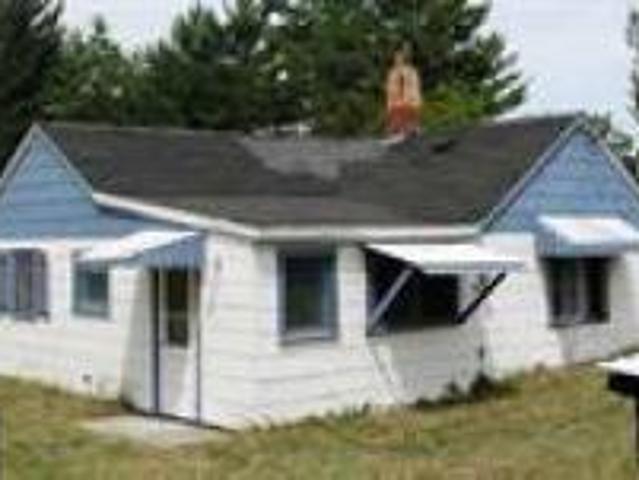Frankfort, MI, Benzie County Home for Sale 2 Bed 1 Baths for sale in Frankfort, Michigan