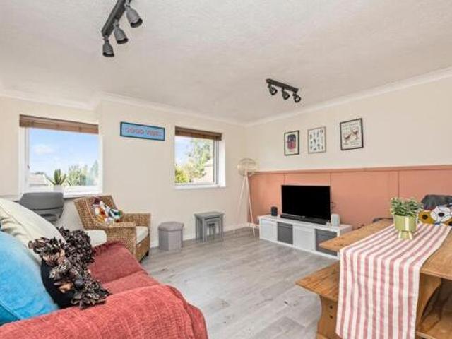 Franklynn Road, Horsted House Whitelands Franklynn Road, 2 Bedroom Flat