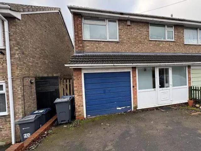Frankley Lane, Bartley Green, B31 5SP, United Kingdom | 3 bed duplex for rent #138594347 | Rentberry