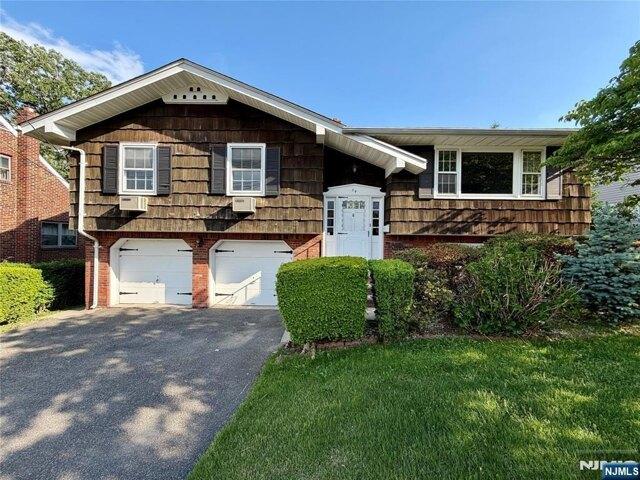 Franklin Ave, Saddle Brook, Home For Sale