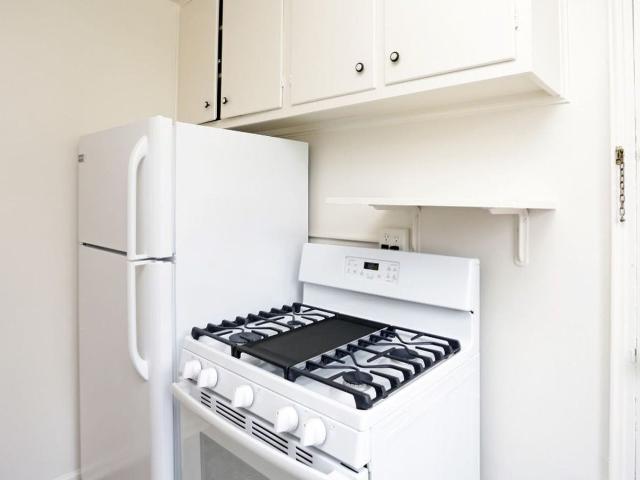 Franklin Court Apartments 1 Bedroom Apartment for Rent at 4925 Franklin Ave, Des Moines, IA 50310 Merle Hay