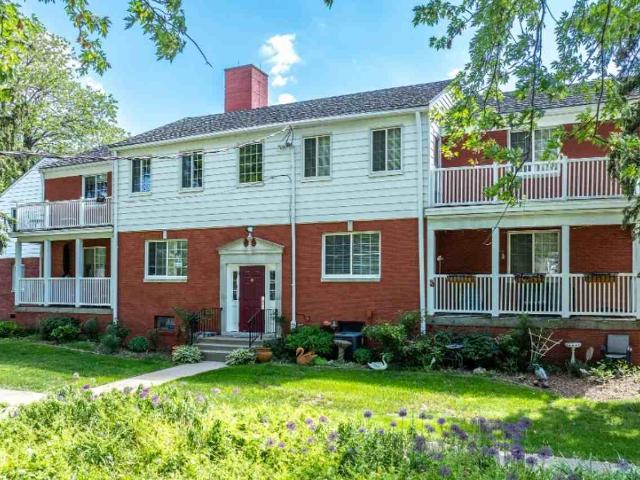 Franklin Court Apartments 2 Bedroom Apartment for Rent at 4925 Franklin Ave, Des Moines, IA 50310 Merle Hay