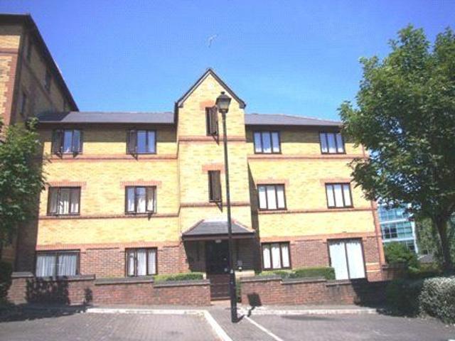 Franklin Court, Redcliffe, Bristol BS1, 2 bed flat to rent, £1,300 pcm | PrimeLocation