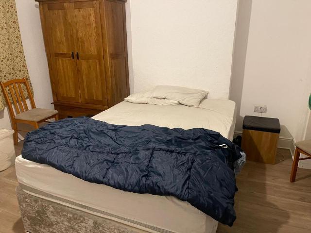 Franklin Crescent, Mitcham CR4, Studio to rent, £1,300 pcm | PrimeLocation