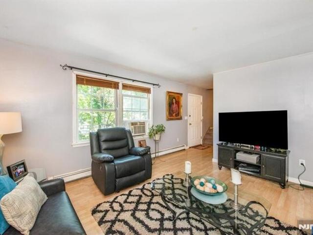 Franklin Pl, Hackensack, Home For Sale