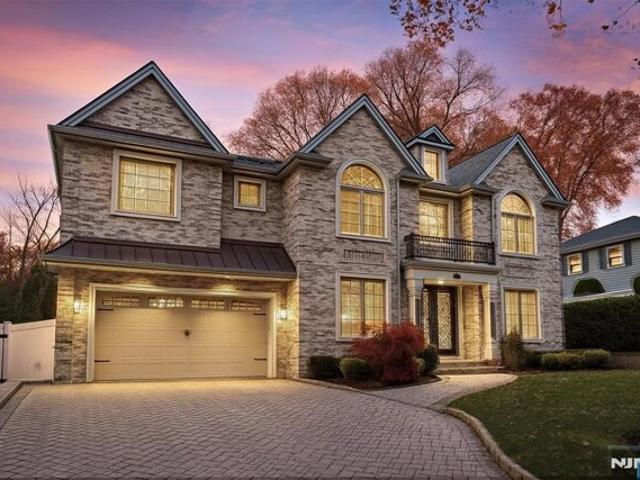 Franklin Pl, Paramus, Home For Sale