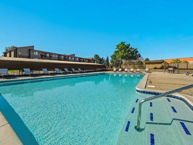Franklin River Apartments 2 Bedroom Apartment for Rent at 28733 Franklin River Dr, Southfield, MI 48034