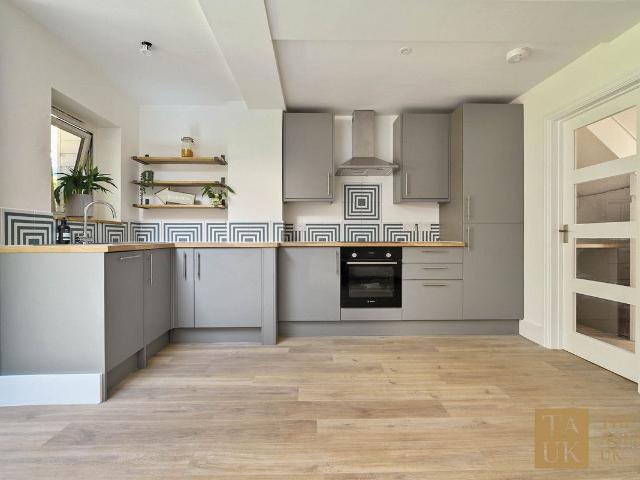 Franklin Road, Brighton BN2, 2 bed maisonette to rent, £1,750 pcm | PrimeLocation