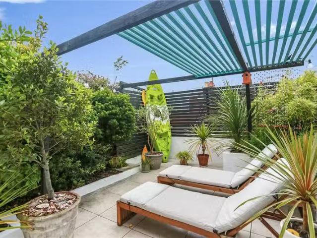 Franklin Street, Brighton, East. 3 bed terraced house for sale.