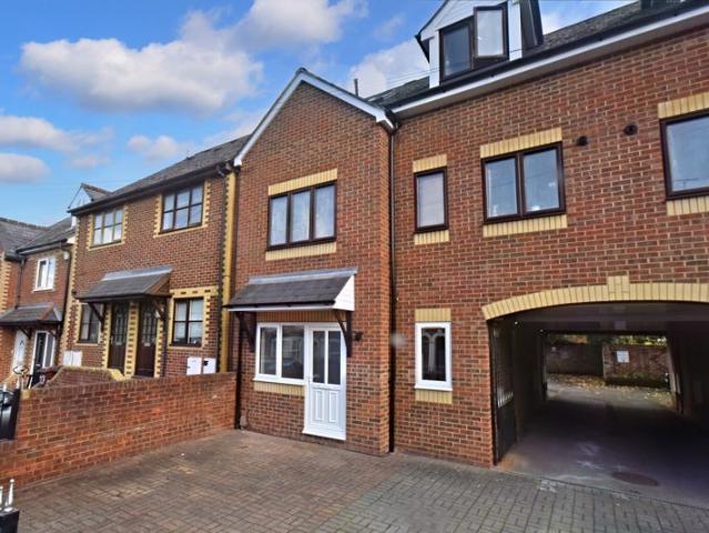 Franklin Street, Reading RG1, 2 bed flat to rent, £1,400 pcm | PrimeLocation