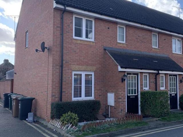 Franklins, Maple Cross 3 bed house to rent £2,150 pcm £496 pw