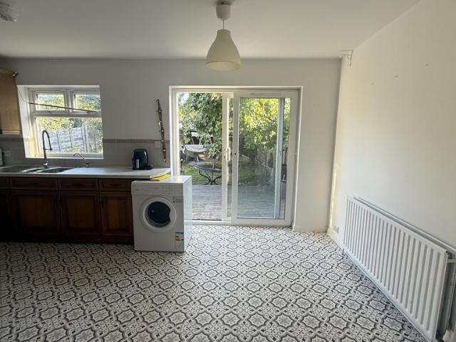 Franks Avenue, New Malden KT3 4 bed semi detached house to rent £2,850 pcm £658 pw