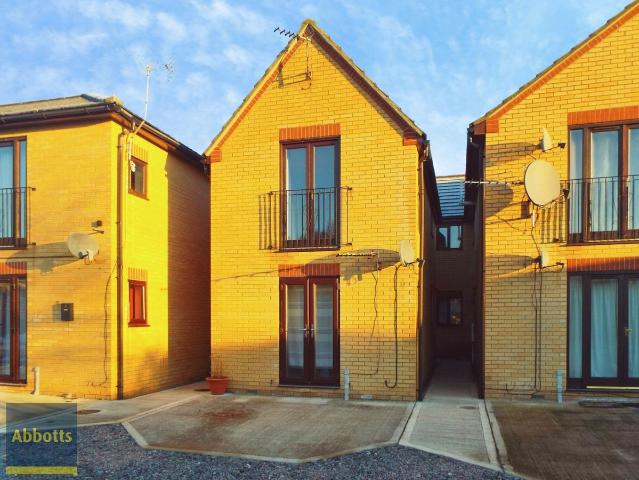 Frank's Lane, Cambridge CB4, 2 bed maisonette to rent, £1,500 pcm | PrimeLocation