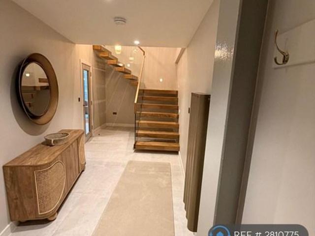 Frankwell Quay, Shrewsbury, SY3 3 bed flat to rent £5,200 pcm £1,200 pw