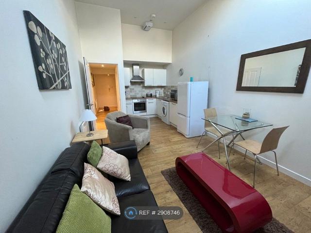 Fraser House, Aberdeen AB11, 2 bed flat to rent, £700 pcm | PrimeLocation