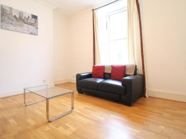 Fraser Street, First Floor Left, AB25