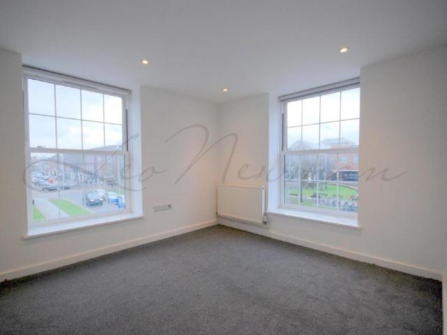 Fretherne Road, Welwyn Garden City, AL8 1 bed flat to rent £1,275 pcm £294 pw