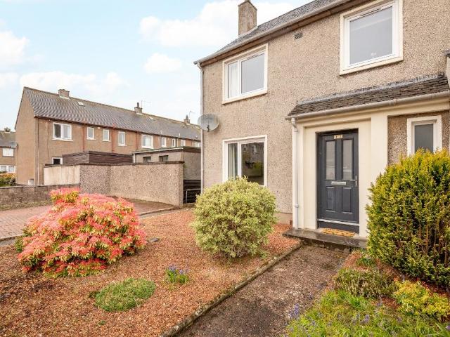 Freddie Tait Street, St Andrews KY16 2 bed flat to rent £1,850 pcm £427 pw