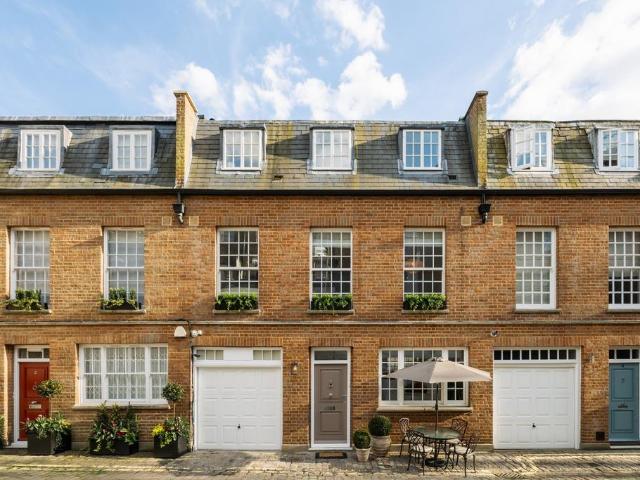 Frederick Close, London, W2 3 bed mews to rent £11,500 pcm £2,654 pw