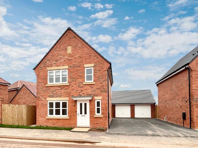 Frederick Beech Grove, Priorslee 3 bed detached house to rent £1,325 pcm £306 pw