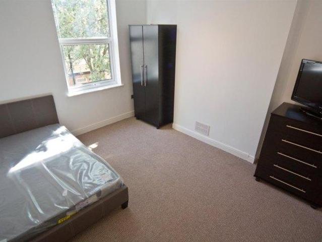 Frederick Grove 5 bed house share to rent £2,490 pcm £575 pw