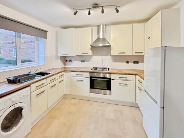 Frederick Drive, Peterborough PE4, 2 bed flat to rent, £925 pcm | PrimeLocation