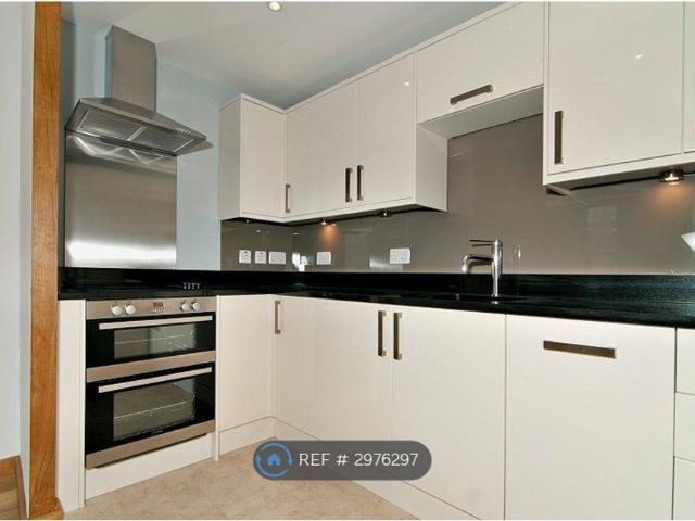 Frederick Street, Brighton BN1, 3 bed flat to rent, £2,300 pcm | PrimeLocation