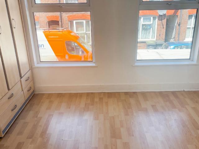 Frederick Street, Luton LU2, 2 bed terraced house to rent, £1,400 pcm | PrimeLocation