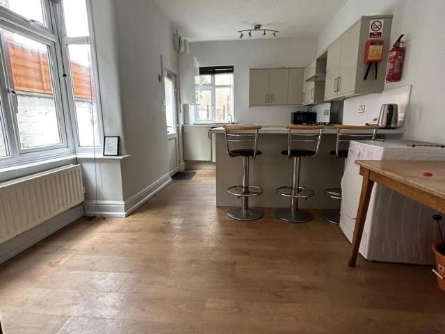 Frederick Street, Loughborough LE11 5 bed house to rent £2,492 pcm £575 pw