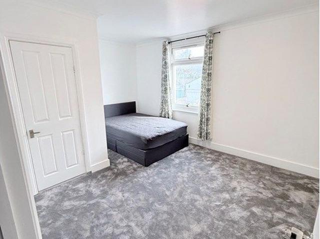 Frederick Place, London SE18, 3 bed shared accommodation to rent, £1,000 pcm | PrimeLocation
