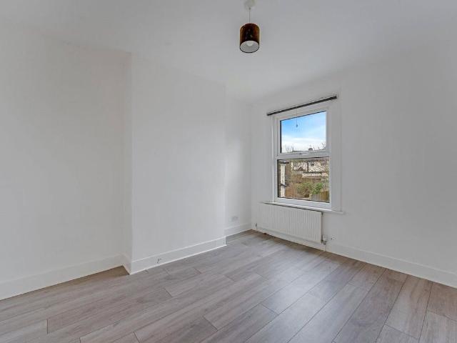 Frederick Road, Cheam, Sutton SM1, Room to rent, £950 pcm | PrimeLocation